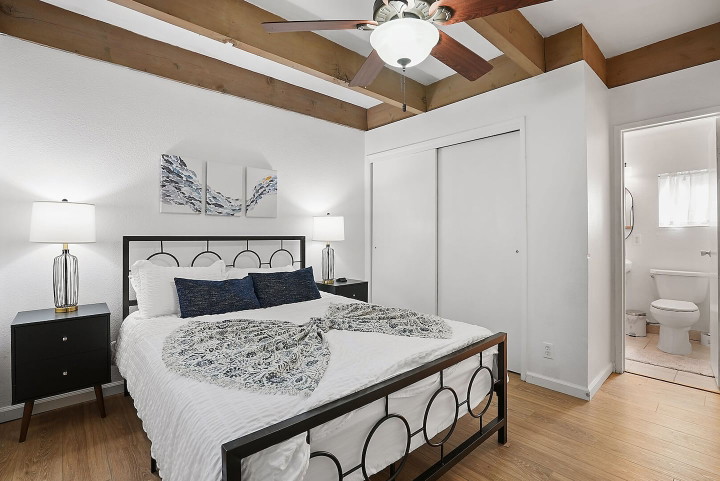 Beach Condo | Great Location, Steps2ocean, Parking - San Diego, CA