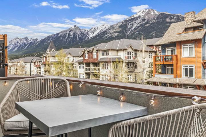 Modern Penthouse, Breathtaking Views, Hot Tub/pool - Canmore