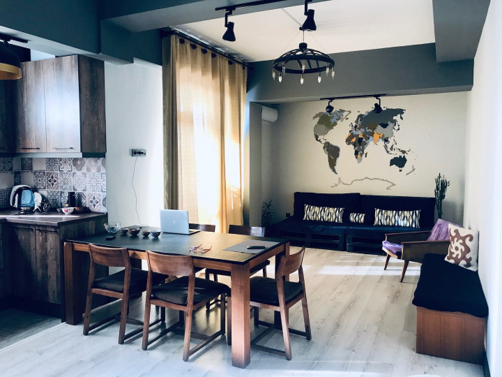 Art Apt., With Sunset N Sunrise Views - Bishkek