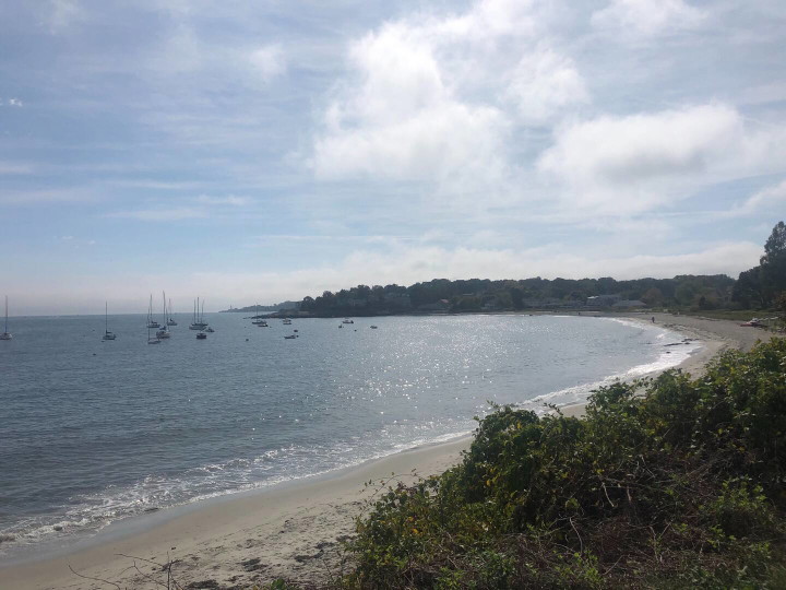 Apartment Walking Distance To Willard Beach -
