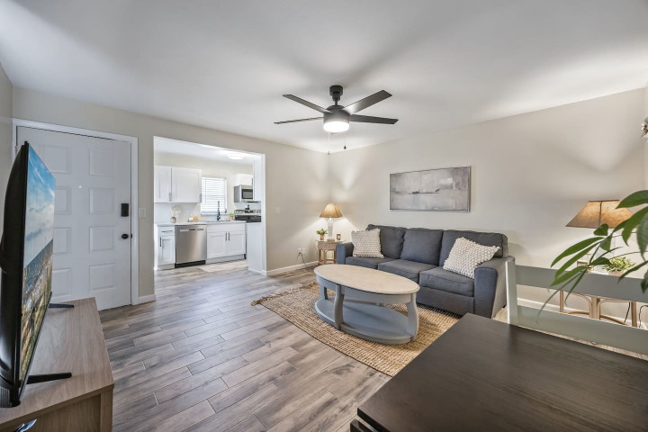 Cozy Cottage In The Heart Of Melbourne - Melbourne Beach, FL
