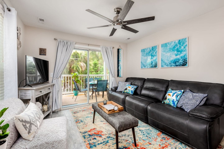 Fresh & Modern Folly Beach Condo - Folly Beach, SC