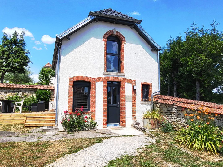 Maisonnette Proche Centre Ville Vesoul / Parking - Vesoul
