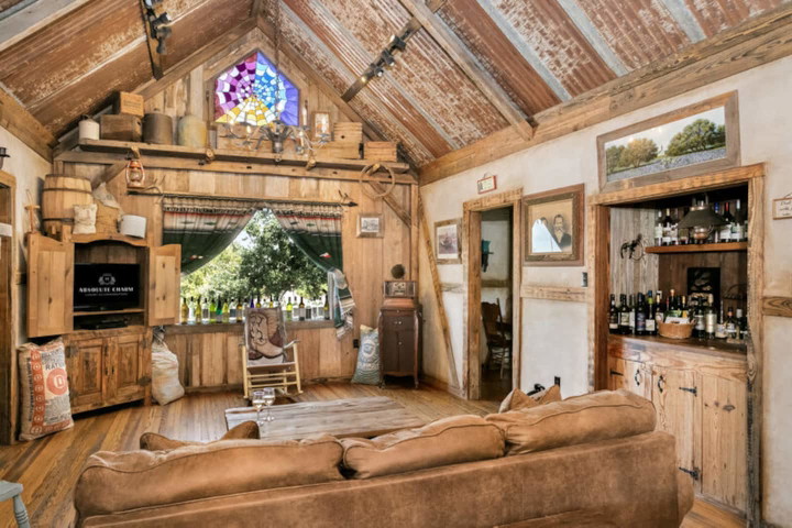 Livery Stable | 2/1 | Close To Town - Fredericksburg, TX