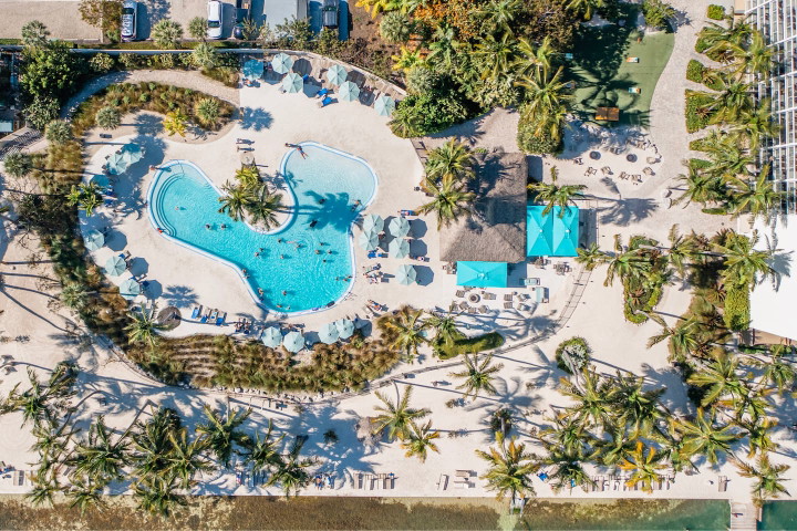 Courtyard View King Room W/balcony, Pool & Parking - Islamorada, FL