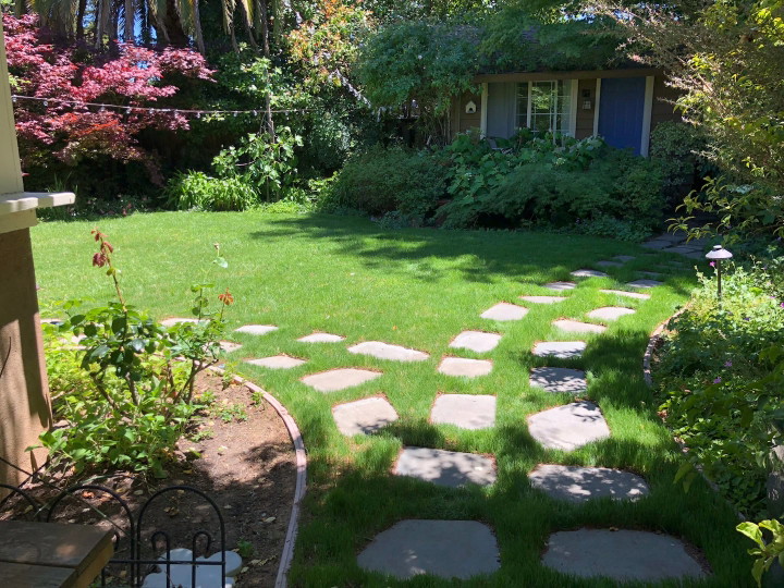 Cottage Bedroom In Secluded Garden - Atherton, CA