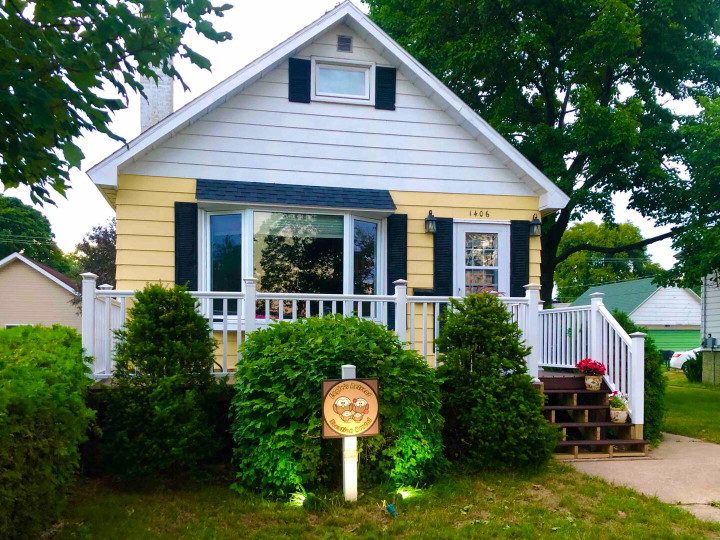 Eagle's Retreat Vacation Cottage Near Park & Beach - Peninsula, MI