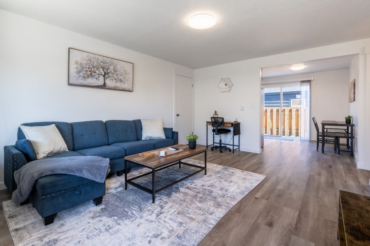 Contemporary 2 Bedroom Apartment W/ Washer & Dryer - Happy Valley, OR