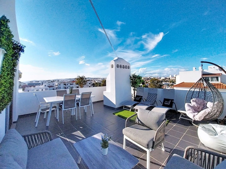 Rooftop Himalaya : Vue Sur La Mer, 200 M De La Plage D'oura - Albufeira