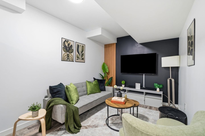 Olive Retreat | Modern Luxury Getaway - Winnipeg