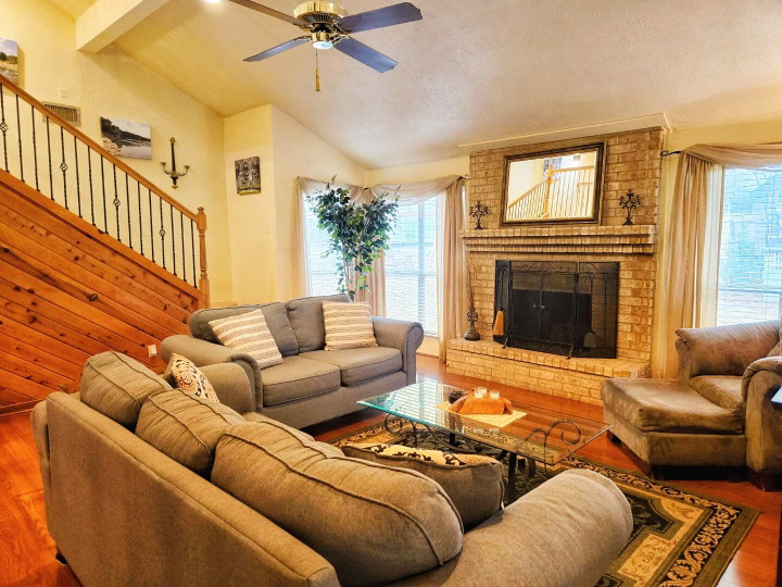 Fabulous Family-friendly Home Close To Everything! - San Antonio, TX