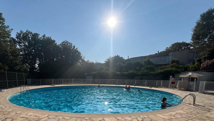Studio
Terrasse, Piscine, Parking 
Antibes -Cannes - Valbonne