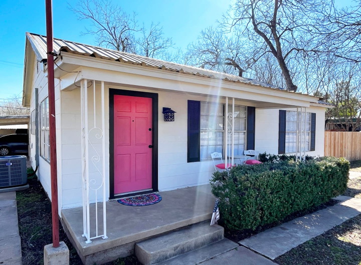 Charming Texas Cottage - Main House - United States