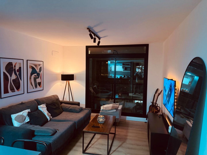 Apartamento Moderno En Centro Cerca Del Centenario - Montevideo