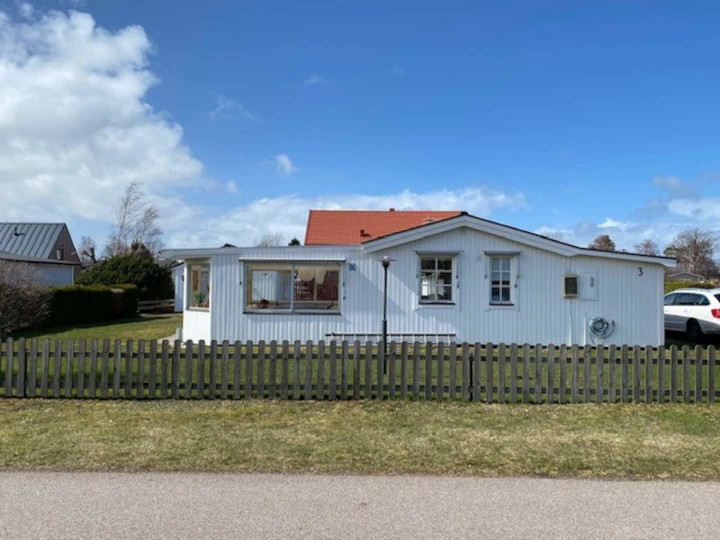 Mysig Stuga I Härliga Hemmeslöv - Båstad