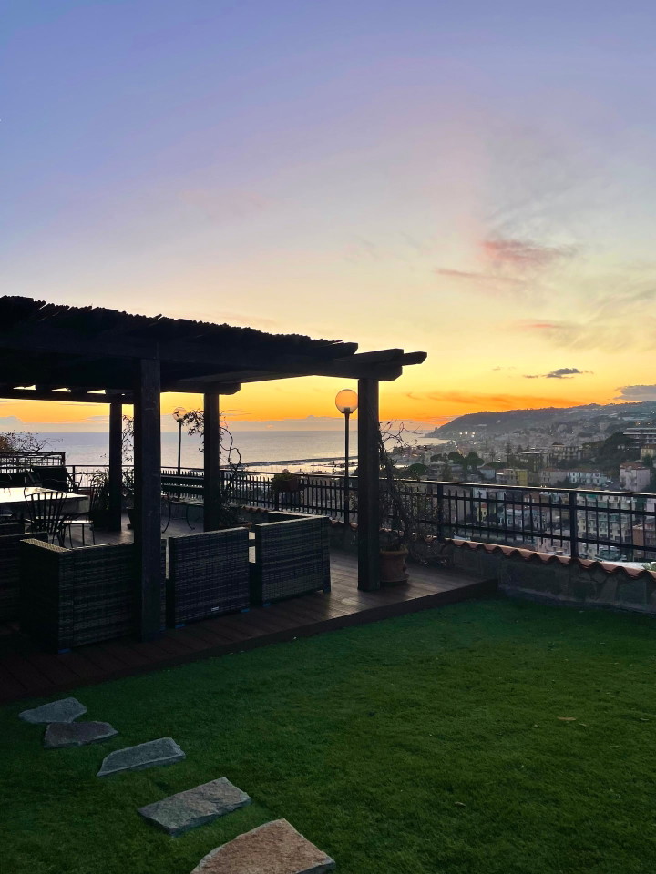 Villa In Sanremo, Italy - Сан-Pемо