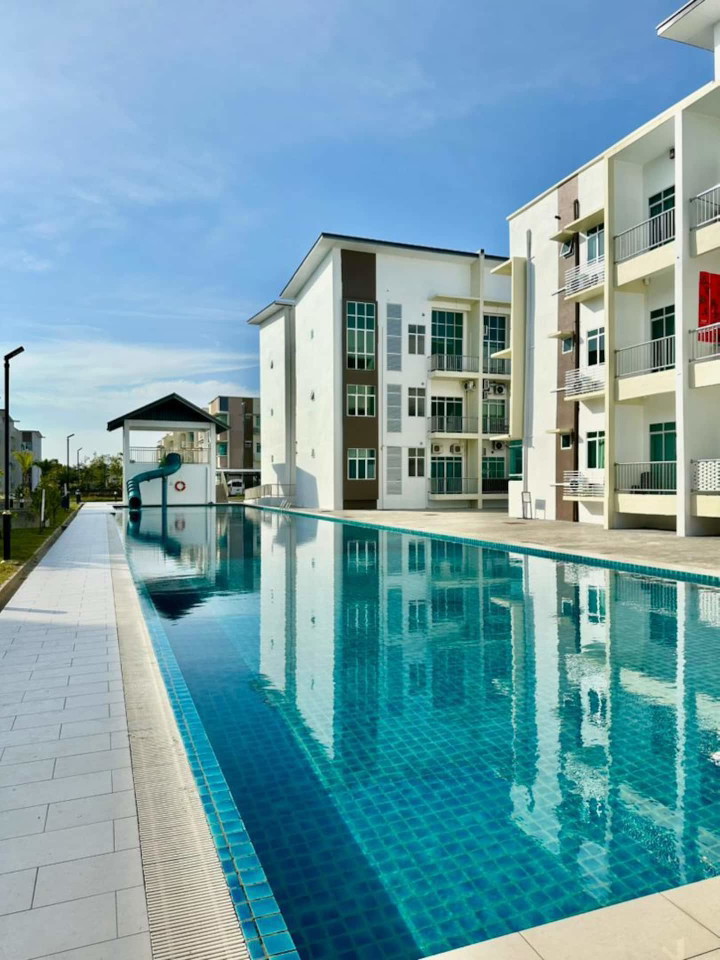 Lite View Park Apartment With Pool - Miri