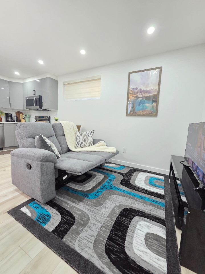 The Rosewood Oasis: A Stylish, Quiet Getaway - Saskatoon