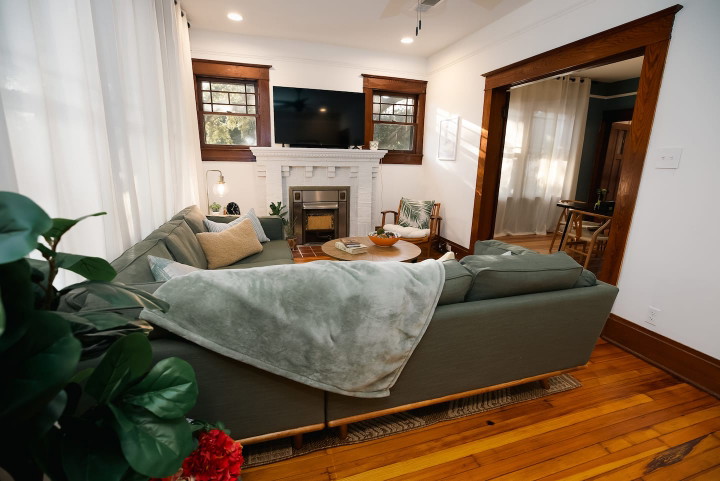 Cozy Coastal Craftsman - Beach, Aquarium & Casinos - Gulfport, MS