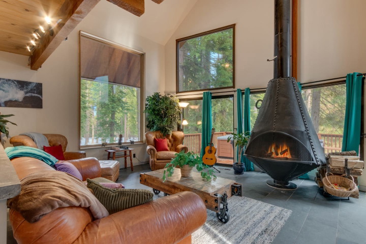 Watsons Chalet: Spa, Bocce, Climbing, Forest-edge - Olympic Valley, CA