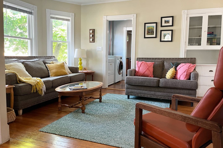 2 Floors, 8 Bedroom, 3.5 Bath - Portland, ME