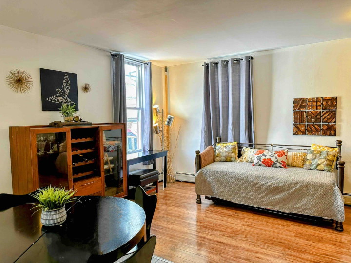 20 Min To Nyc | Entire 1br + Free Parking - Secaucus, NJ