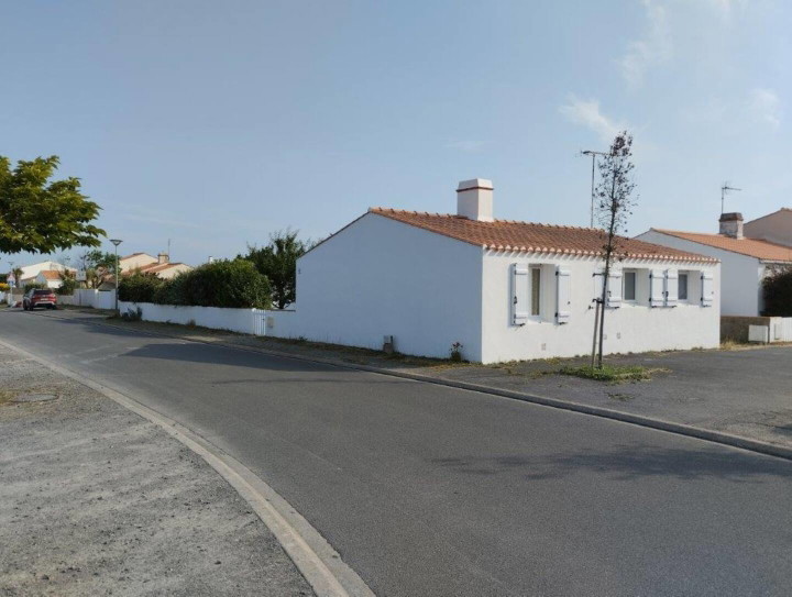 Typical Family House On The Island - Barbâtre