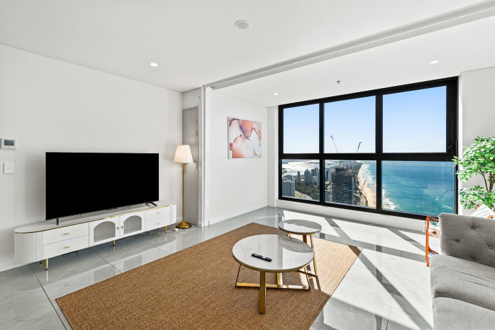 Oceanfront Luxury | 2br/2ba W/ Balcony & Views - Gold Coast