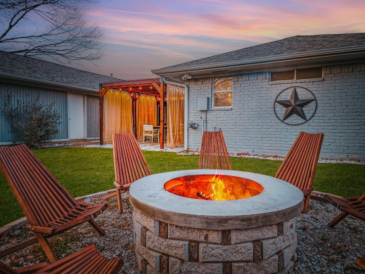 Pool Table, Bbq, Firepit, Many Golf Courses Nearby - Carrollton, TX