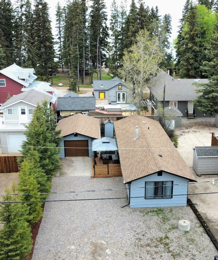Charming Waskateena Retreat | Prime Location - Saskatchewan