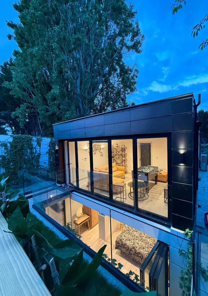 Magnificent Modern House - London, UK