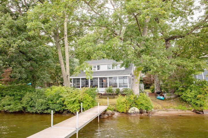 Beautiful Lakefront Home, 4bed 2.5ba - East Hampton, CT
