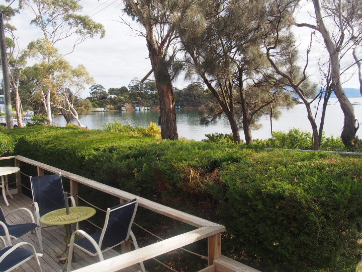 Entire House, Virtual Waterfront, 5 Bedrooms, Sleeps From 2 To 9 Guests - Hobart