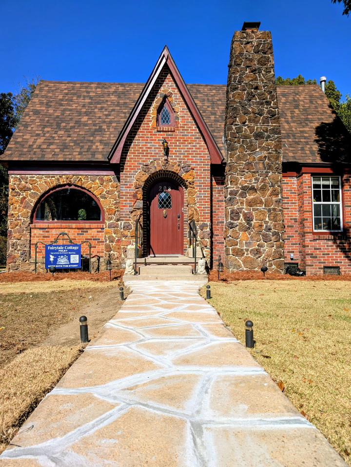 The Fairytale Cottage - Foley, AL
