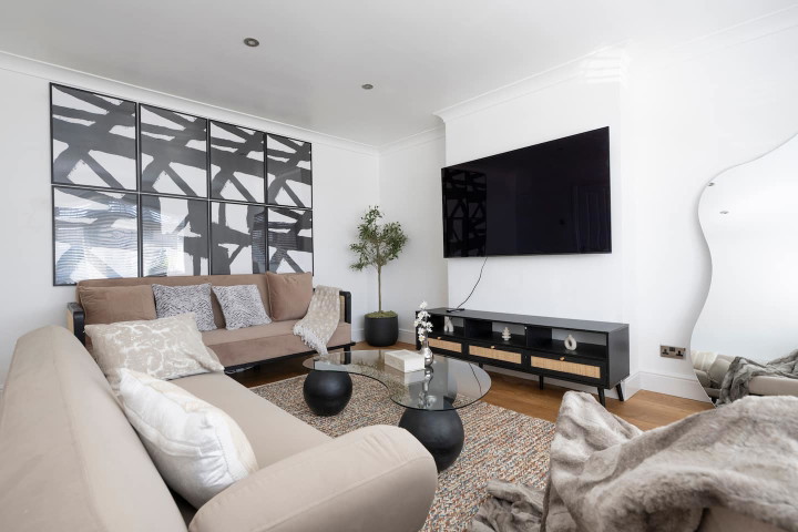 Spacious 4br Home | Near Romford | Elizabeth Line - Brentwood