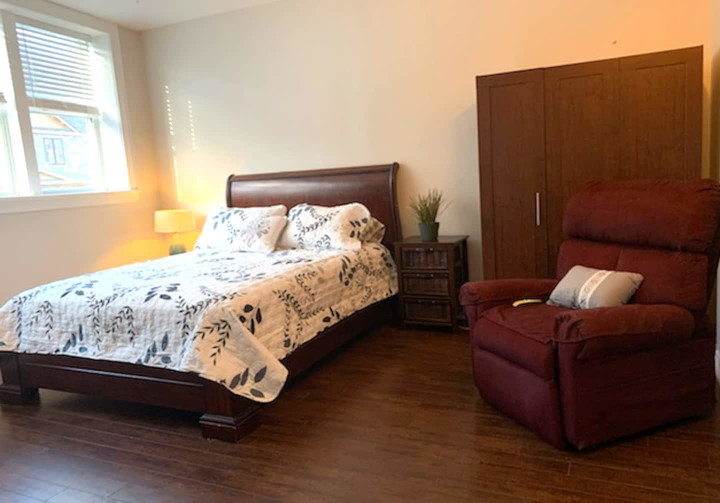 R3 Suites In The Heart Of Alton. Frontunit - Caledon, ON, Canada