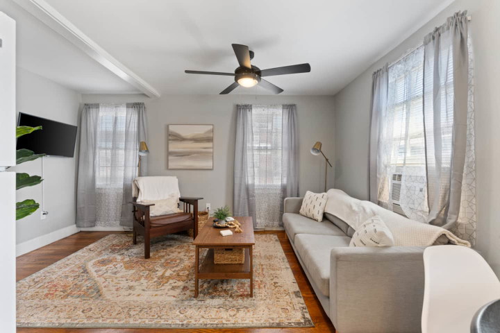 Stay Above Café | Pets Welcome | Walk To Downtown - Fredericksburg, VA