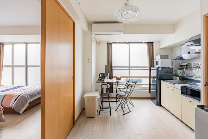 Namba, Near The Station, Cheap, Private Lodging Apartment, Apartment With 2 Single Beds - Osaka
