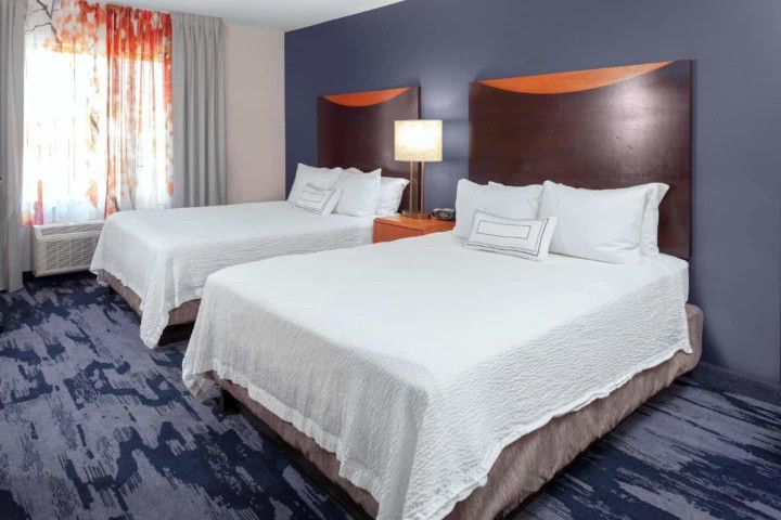 2 Queen Beds | Free Breakfast + Pool - Charlotte, NC