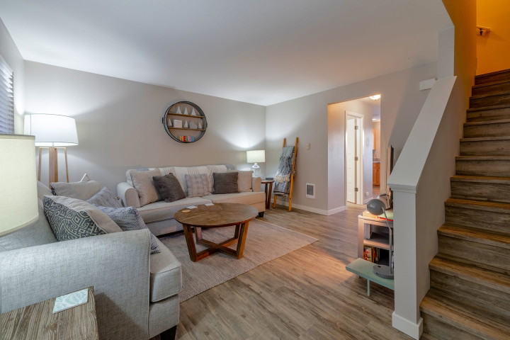 Yodel Haus: Shared Hot Tub + Walk To Leavenworth - Leavenworth, WA
