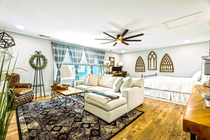 Studio Apartment With King Bed - Franklin, TN