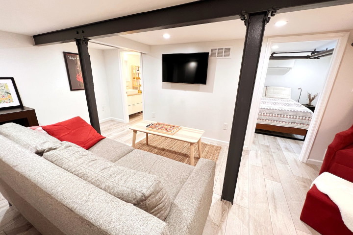 Private 1 Bdrm Suite W Easy City Access - Takoma Park, MD