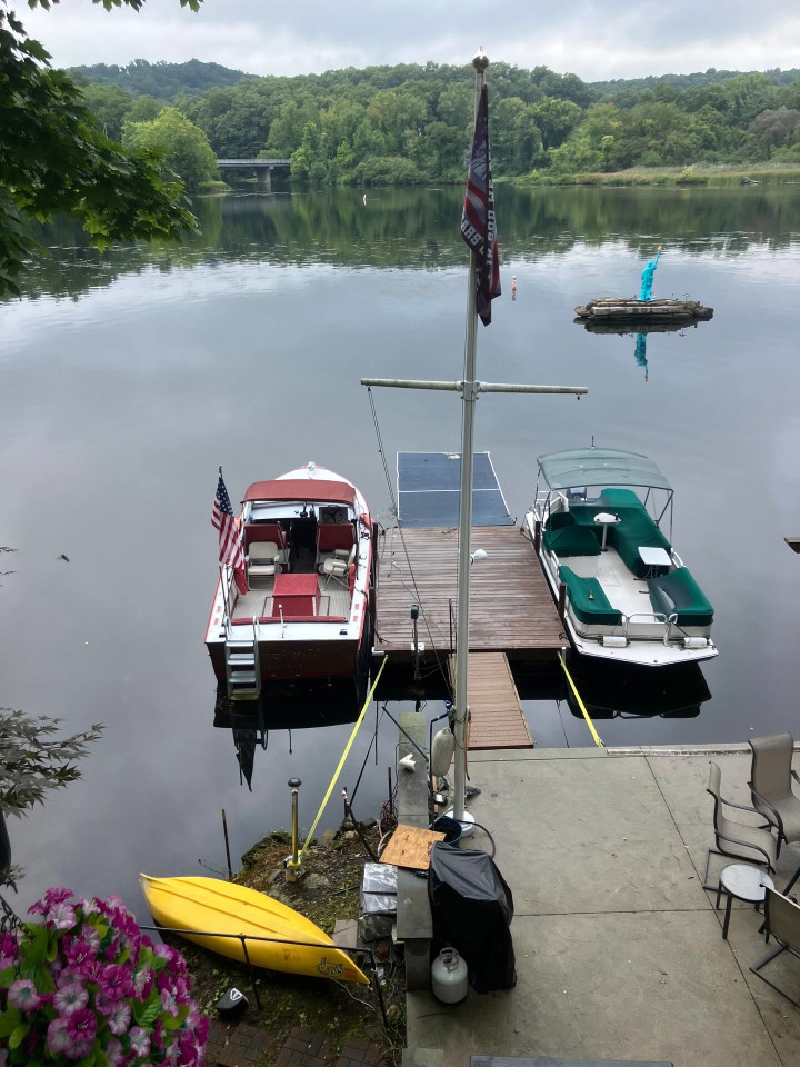 Waterfront On Lake Zoar[ Suite] - Newtown, CT