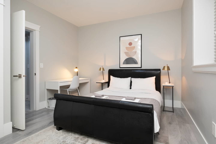 Modern Comfort 2br In Delta | Near Transit & Shops - Surrey