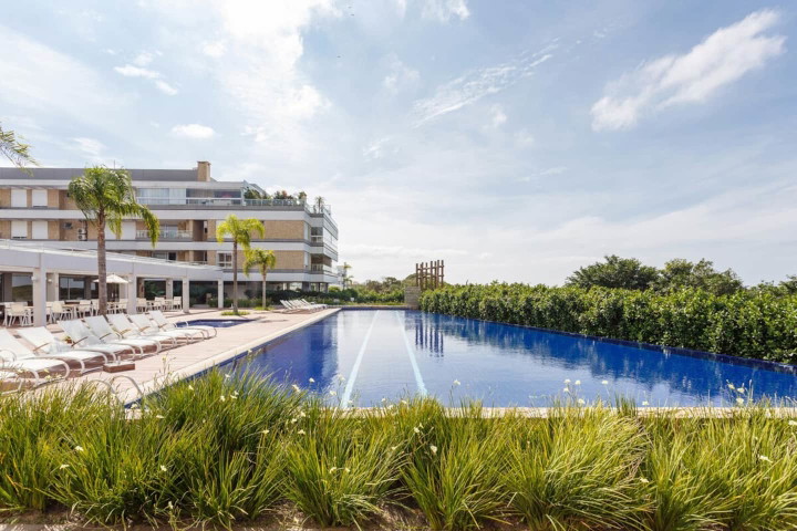 Direct Beach Access | Pool, Gym, Parking - Florianópolis