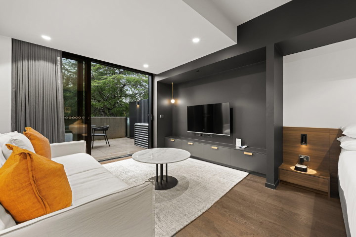 Spectacular North-facing Studio W/ Secure Parking! - Canberra