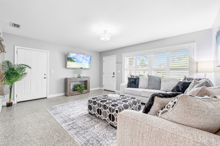 3br Madeira Beach Getaway | Walk To Gulf | Dogs Ok - Madeira Beach, FL