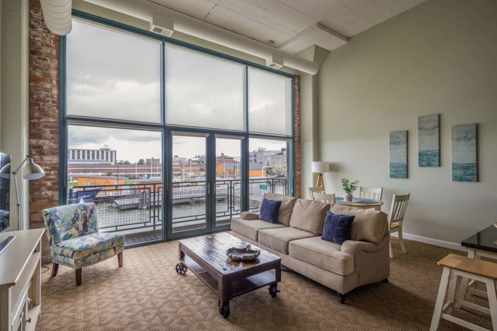 Spectacular Turn-key Waterfront Getaway For Six!! - Sandusky, OH
