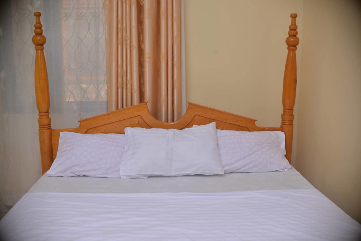 Cheerful 6 Bedroom With Free Parking - Kampala