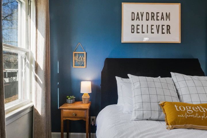 Quiet & Quaint Carriage House: Sabai Sabai - Louisville, KY